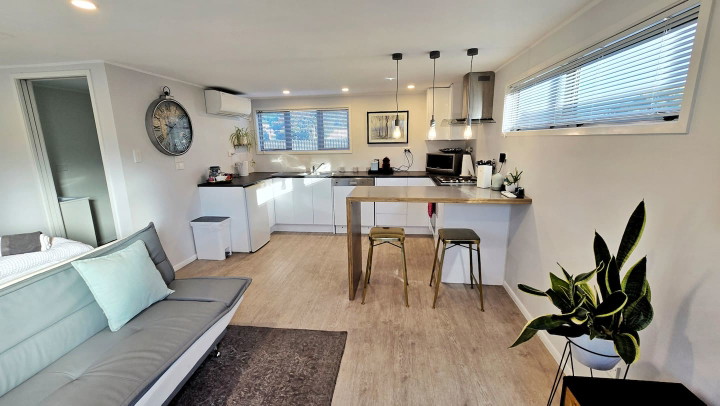 Self Contained Studio Flat Close To Mission Estate - Wairarapa