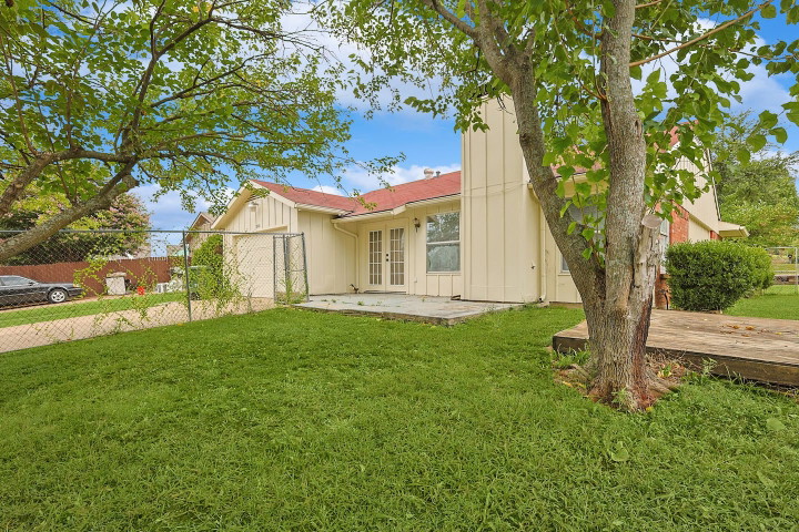 Family + Pet-friendly, Games & Walk To Nearby Park - Garland, TX