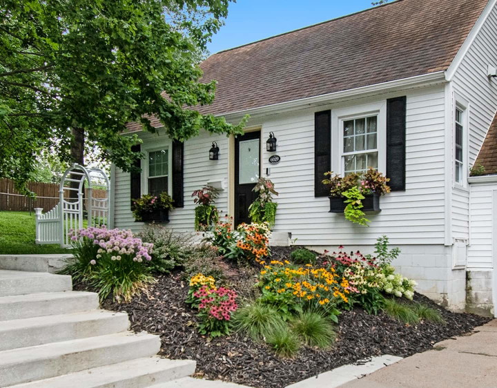 *Charming Benson Cottage* Hot Tub Mins To Downtown - Omaha, NE