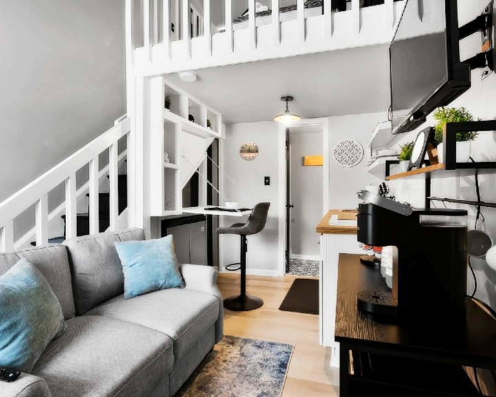 Serene Space With Modern Finishes + Free Parking - Raleigh, NC