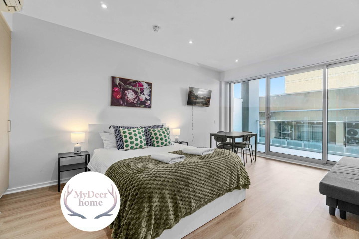 Divinity On Morphett | Chic Central Studio Escape - Adelaide