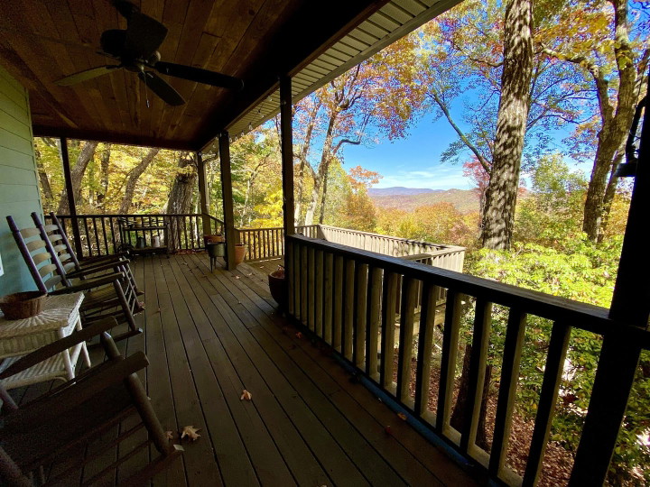 Red Wolf Lodge | Mountain Views, Outdoor Fireplace - Clayton, GA