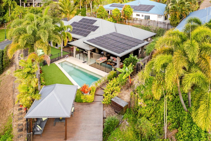 Tropical Resort Oasis - 4 Bedrooms, Cairns - Cairns