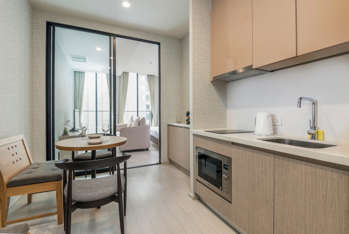 Luxury Home With Private Lift 100m Bts Ploenchit - Bangkok