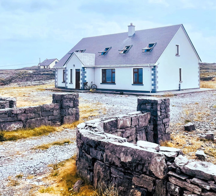 Irish Isle Oasis: Spacious 5-bedroom Retreat - County Clare