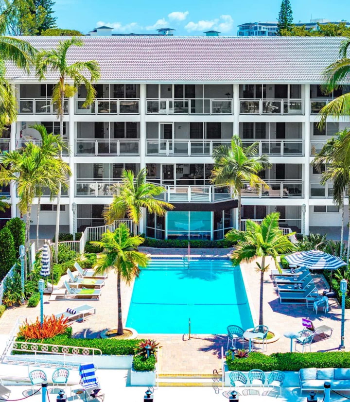 Boca Intercoastal Stay Walk To Beach Pool & Gym - Boca Raton, FL