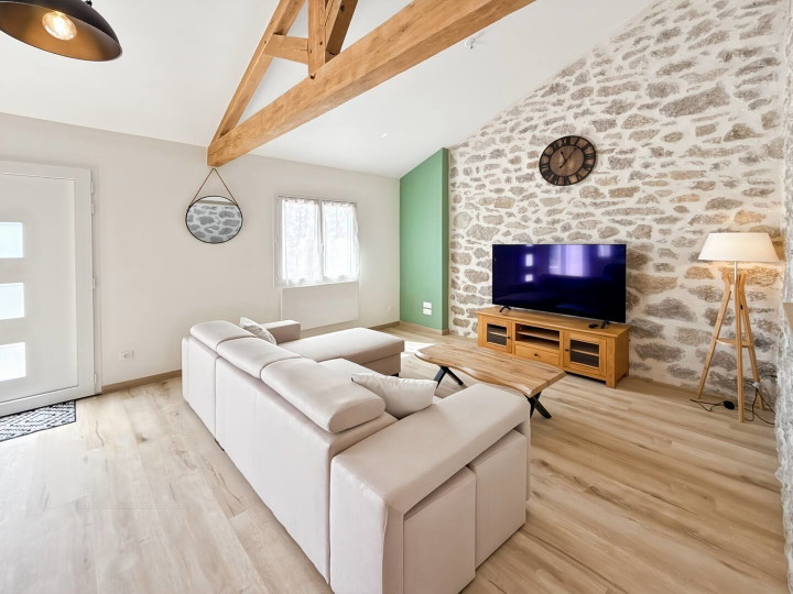 Gîtes Rénovés Pour 8 Pers  Piscine, Cantal - Cantal