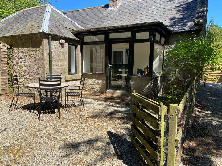 Sister Cottage, Lundie Castle, Edzell - Aberdeenshire