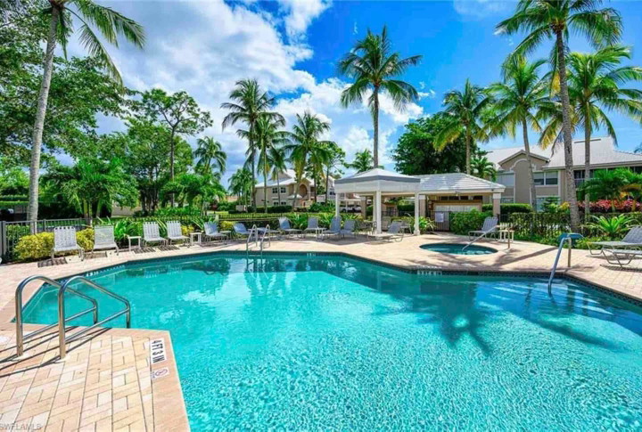2+ Bdrm/2 Bath Naples Condo, Pool, Spa, Beaches - Bonita Springs, FL