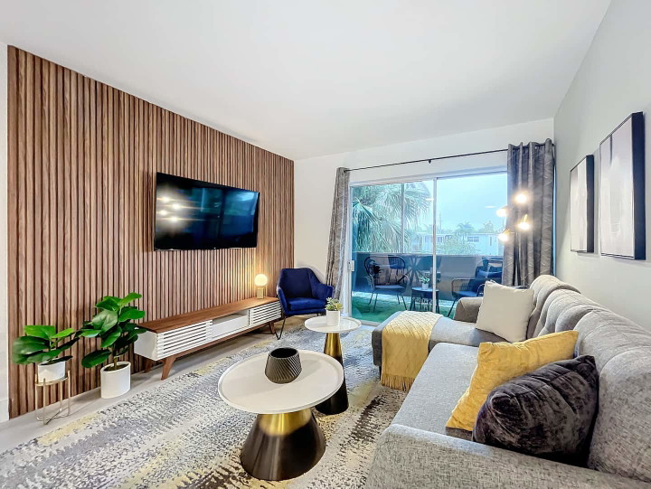 Renovated 2br With Pool & Modern Amenities - Fort Lauderdale