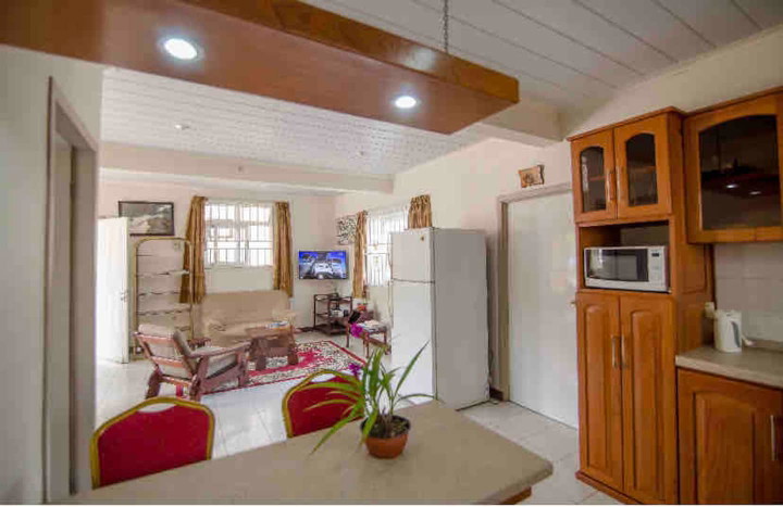 Lizes Home Away From Home - 2br App. Met Zwembad - Paramaribo
