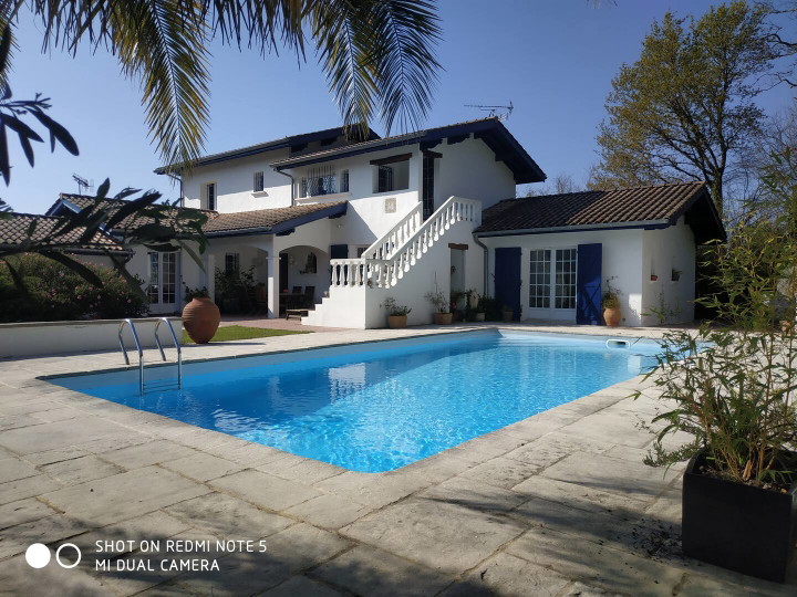 Belle Villa Pour 8 Pers, Avec Sa Grande Piscine - Urrugne