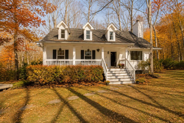 Woodland Retreat - Modern Comfort Near Nashville - Fairview, TN