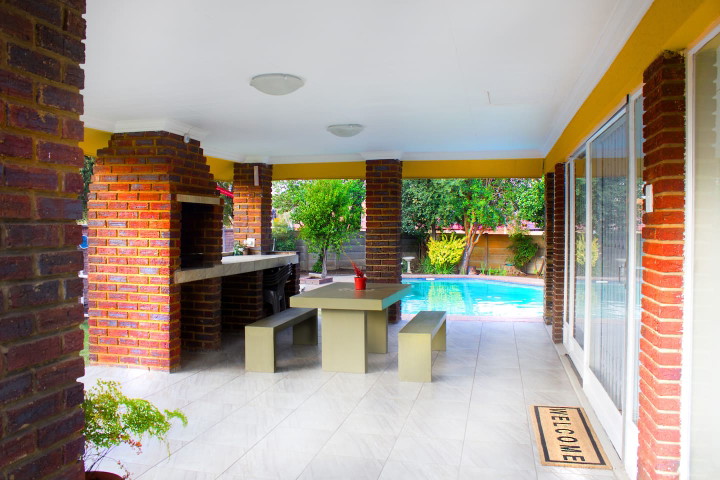 Madison House & Cottages Self Catering - Alberton