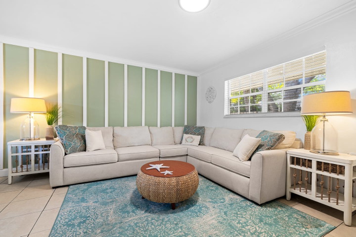 Coastal Vibes On Wilton Drive - Margate, FL