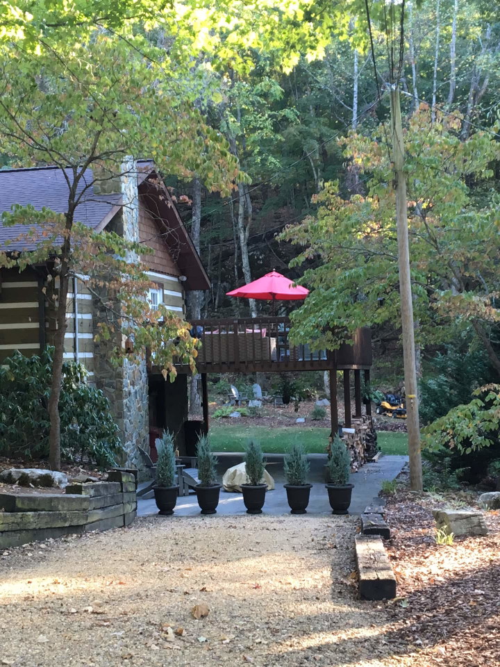 Aussie Haus Properties (Instagram @Aussiehausjc) - Johnson City, TN