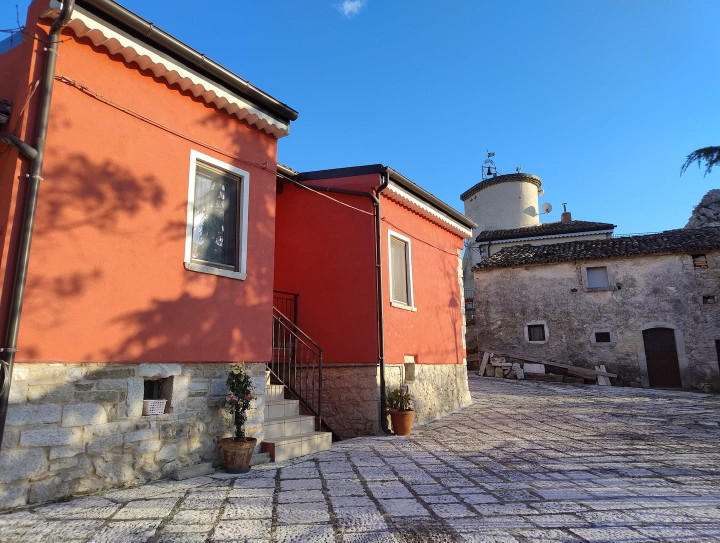 Torre Panoramica In Un Borgo Autentico Del Molise - Miranda