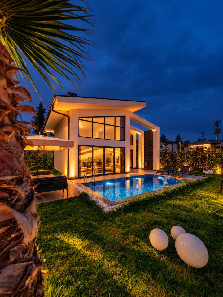 Stylish Heated Pool With View In Bulut Villa Sapanca - Sakarya