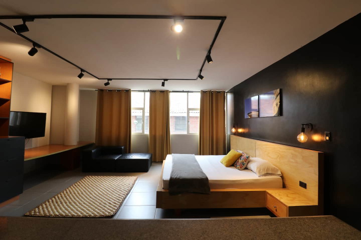 White Loft [401] - Versalles