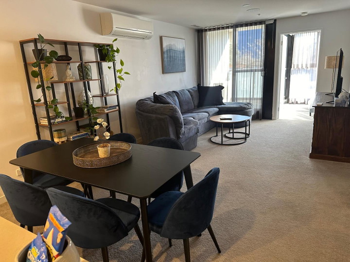Luxe Home @ Midnight! 2br 2bth 1car- Pets Welcome! - Canberra