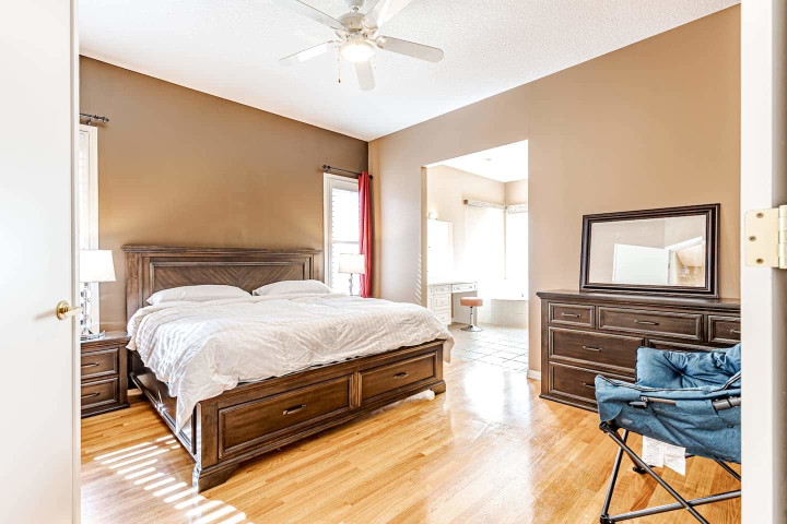 Luxury Wedgewood Bungalow - 