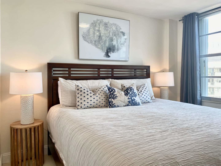 2 Bedroom Oceanfront W/ Beach, Pool &Amp; Parking - Miami Beach, FL