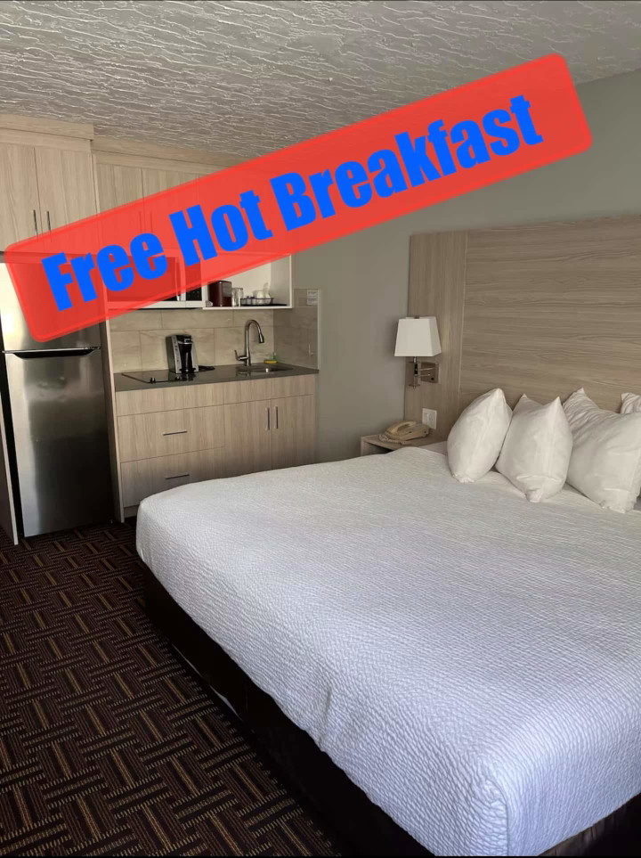 Modern King Studio With Kitchen In Hotel! - Medicine Hat