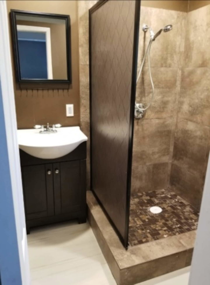 Adorable 1-bedroom Apartment With Parking. - Laredo, TX