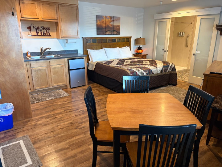 Harborfront King Suite @ Wild Strawberry Lodge #11 - Sitka, AK