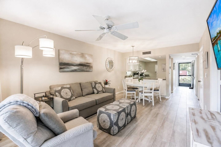 Park Shore Resort-1st Floor-bldg A #102 - Naples, FL