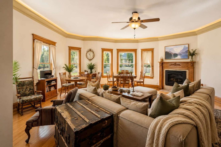 Gratitude · 1920 Victorian · Sleeps 15 · Downtown - Sheridan, WY