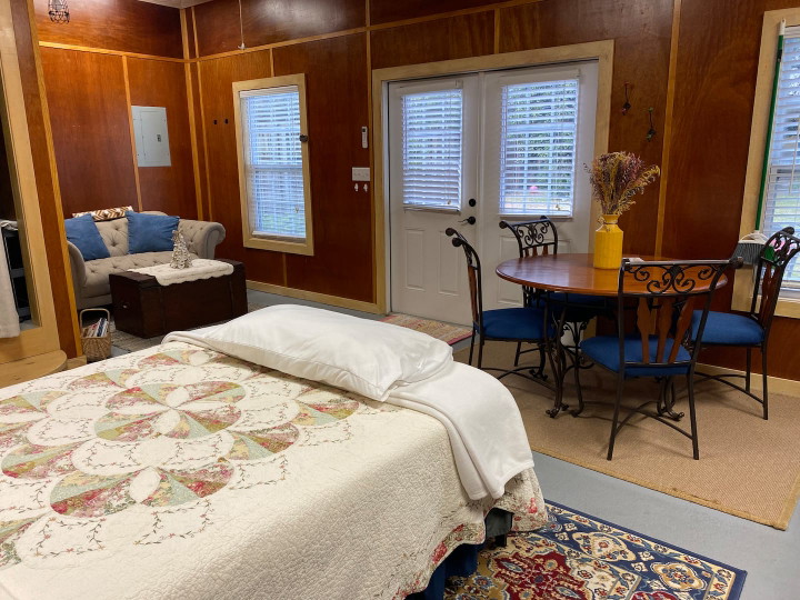 Coastal Area Studio Cottage - Biloxi, MS
