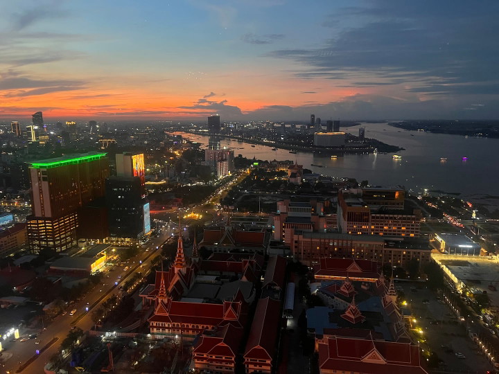 Thebridge - 1br Apartment 2 Minutes From Naga - Phnom Penh