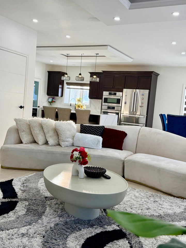 Luella Luxury Retreat Home 4 Bedroom, Yukon - Whitehorse
