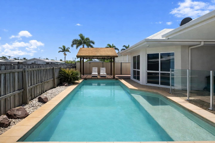 Seaside Retreat | Pool, Pets & Steps To Beach! - Sunshine Coast Queensland, Australia