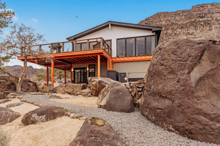 Warm Creek Cottage | In Canyon | River View - Twin Falls, ID