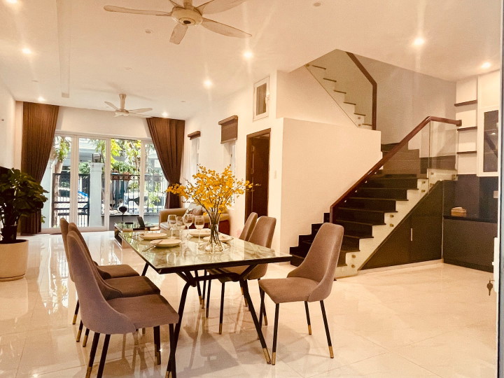 Tropical House_pool_security - Vietnam