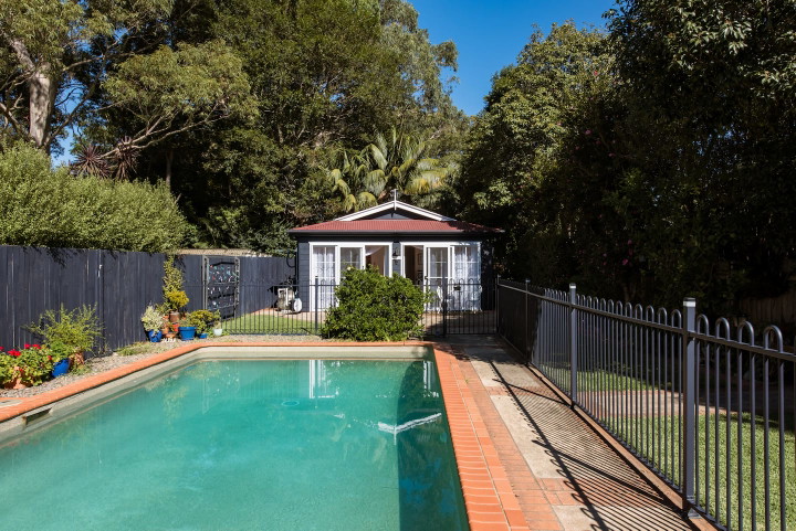 Boat Builder's Garden Studio With Pool. - Huskisson