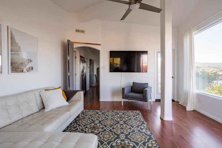 Nice Views Harbor & Palos Verdes Hills I Parking - Rancho Palos Verdes, CA