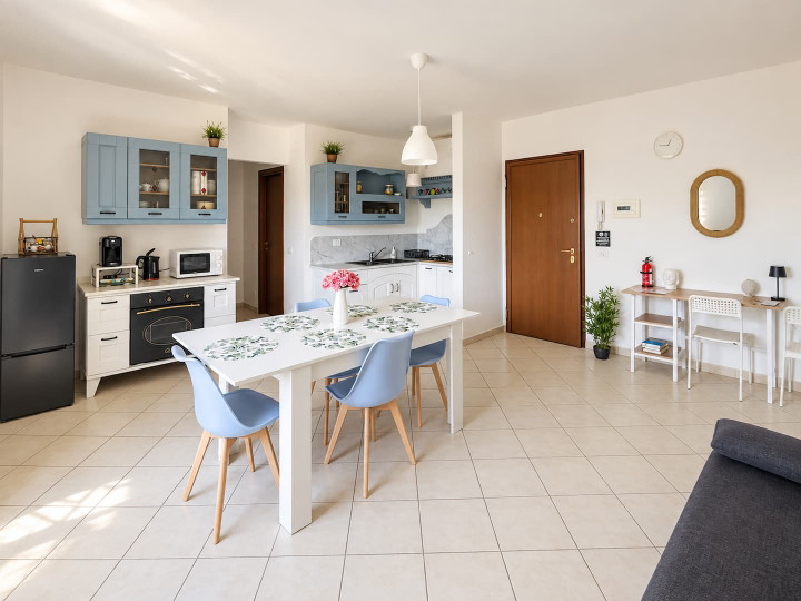 Large House With Panoramic Terrace And Parking - Marino