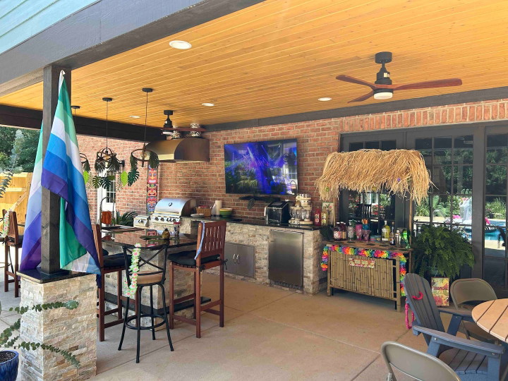 Lake Wylie Oasis Pool House & Outdoor Kitchen - Belmont, NC