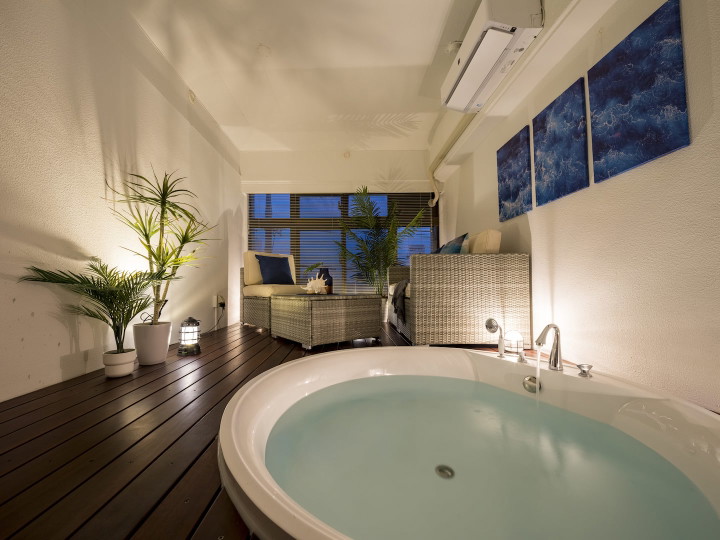 A Room With A Mini Pool, 5 Minutes On Foot From Ishigaki Port Terminal! - 이시가키시