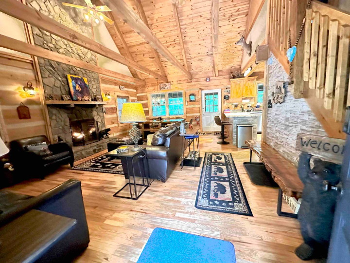 3br/3ba Log Cabin,pond Front, Hot Tub & Pool Table - North Carolina