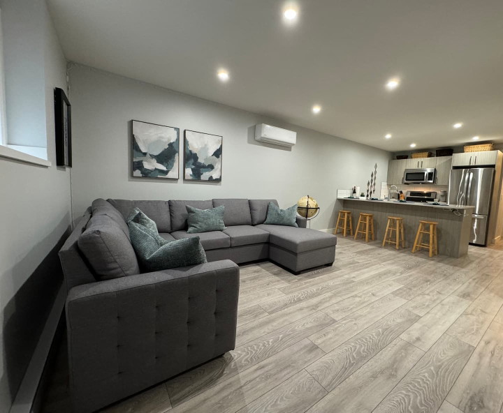 Modern Suite On Bottleneck Drive. - Summerland
