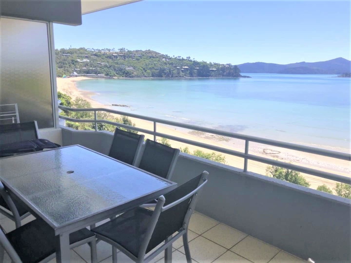 Beachfront Unit "Everything You Need At A Price You"ll Love" Frangipani 206 <Br> - Hamilton Island