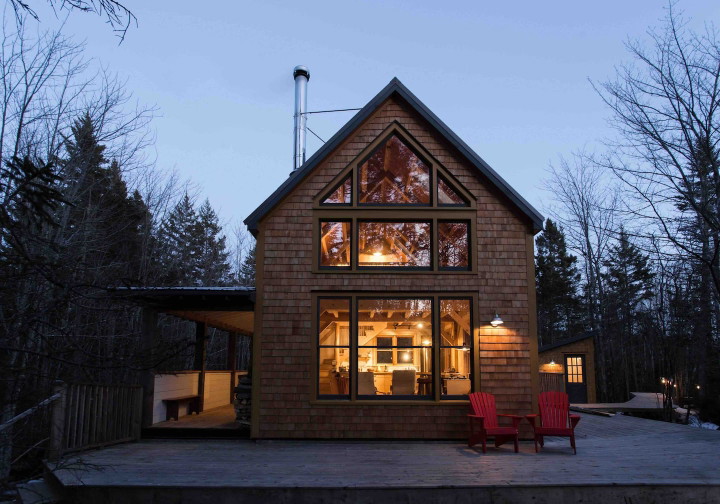 East Coast Charm, Cabin And Hot Tub By The River - Nova Scotia