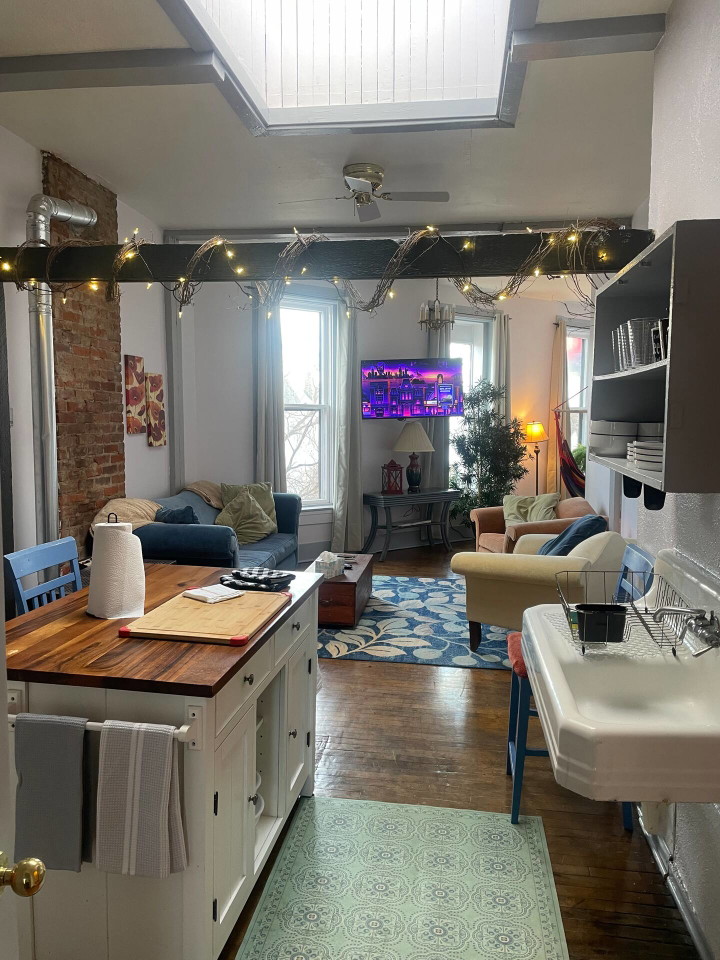 Lovely One Bedroom Unit Located In St Paul - Saint Paul, MN