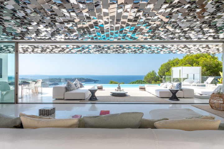 Oasis Of Luxury & Style In Premier Gated Community - Ibiza