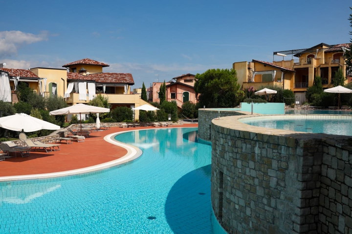 5 Pools, Jacuzzi, Close To The Lake & Town Center - Lake Garda