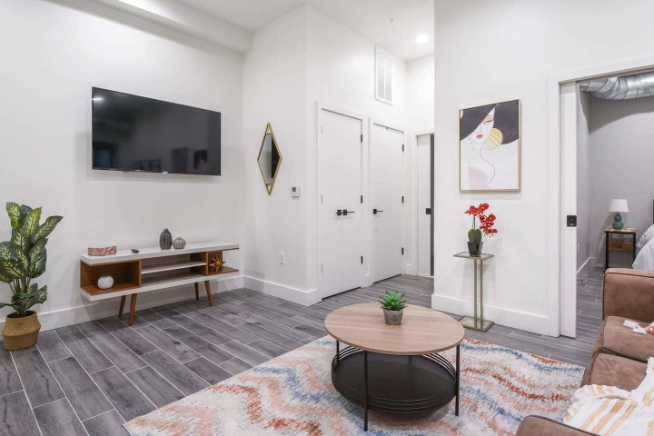 Modern King 1br -Ideal Monthly Stay 20 Min To Nyc! - Newark, NJ